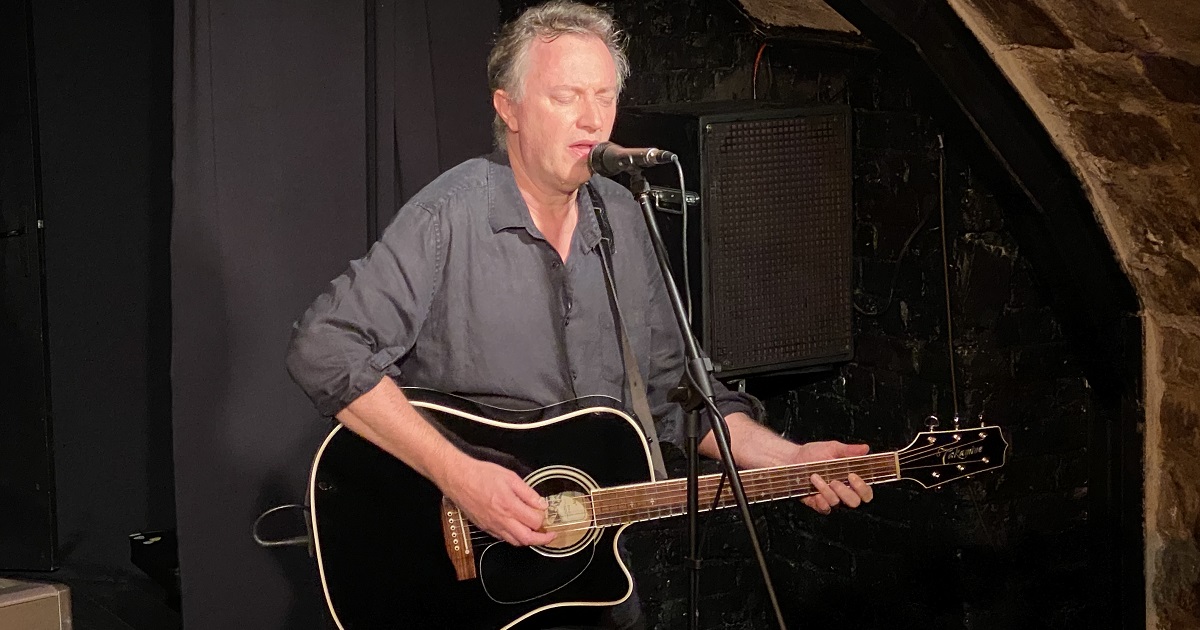 Jack Art remonte sur scène, en solo