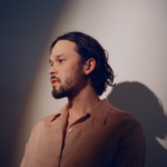 Justin Nozuka est de retour avec un EP live 'Now & Then'