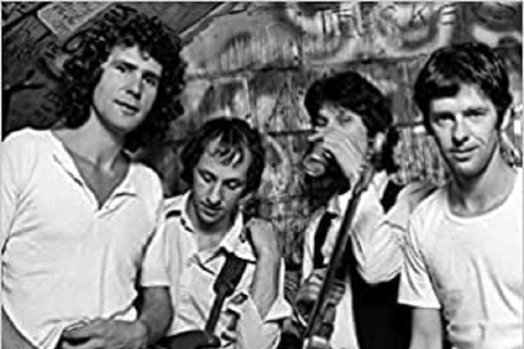 John Illsley sort son autobiographie