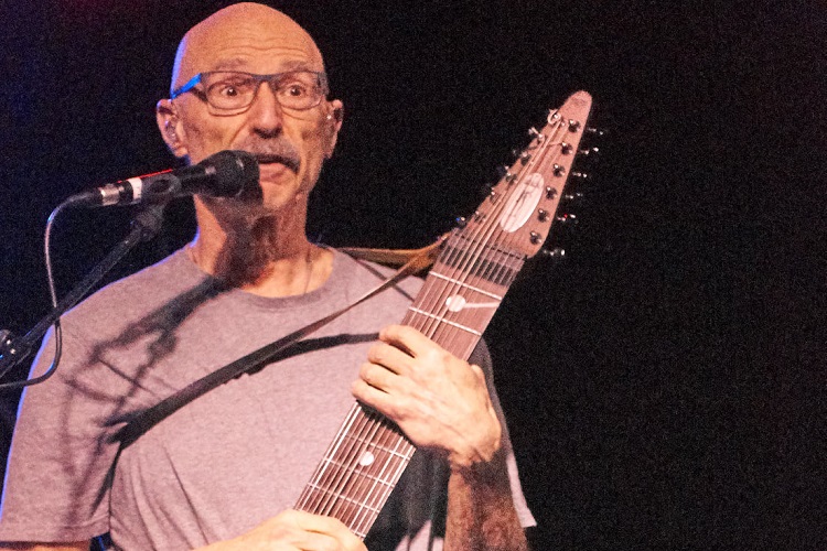 Tony Levin a 75 ans aujourd'hui