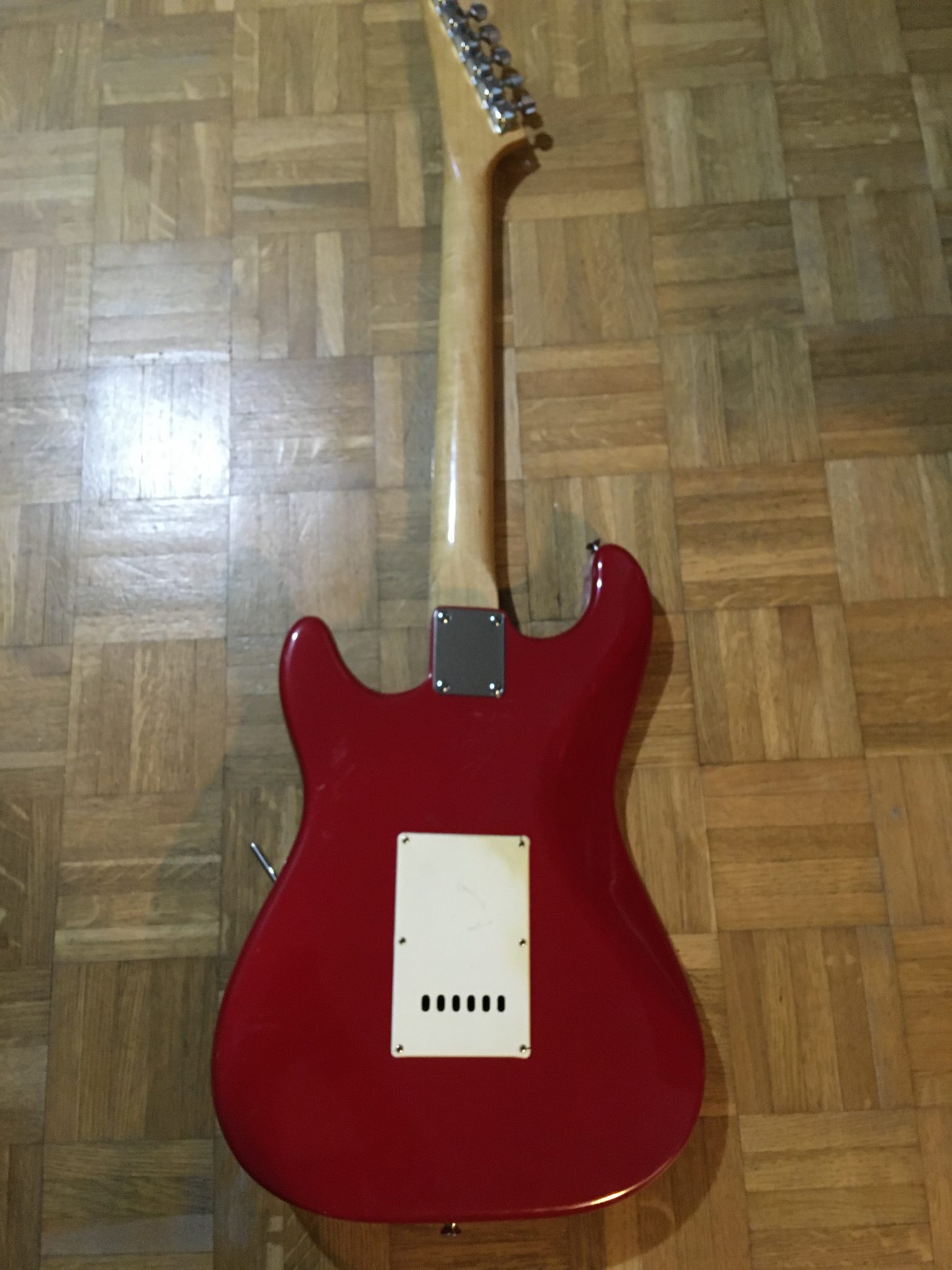 Une "vraie" Stratocaster rouge