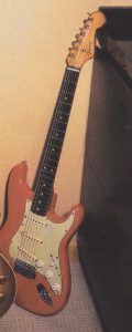 Une "vraie" Stratocaster rouge