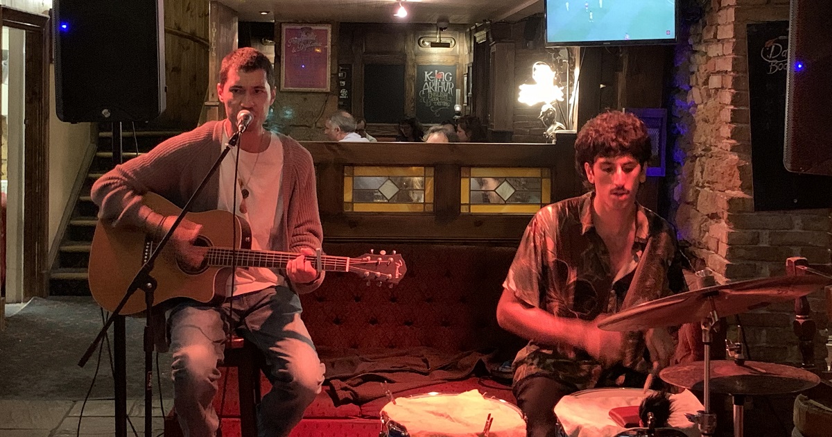 'Max & Flo unplugged' : Quand le power trio devient duo acoustique