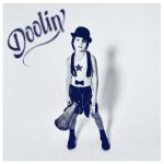 Doolin' prend un virage pop-folk avec le single 'Darkest Way'